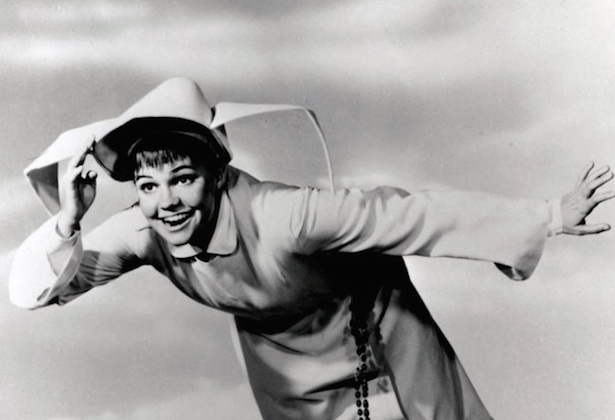 Flashback: veja cena de A Noviça Voadora